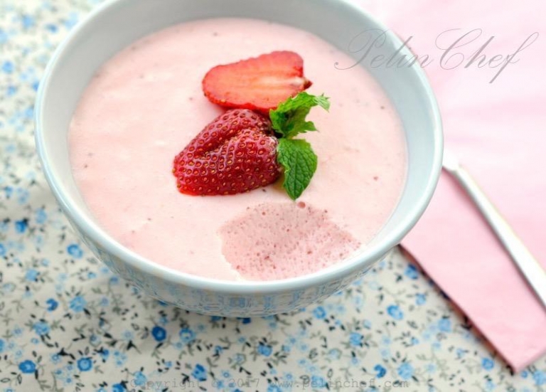 Çilekli Marshmallow Mousse - PelinChef